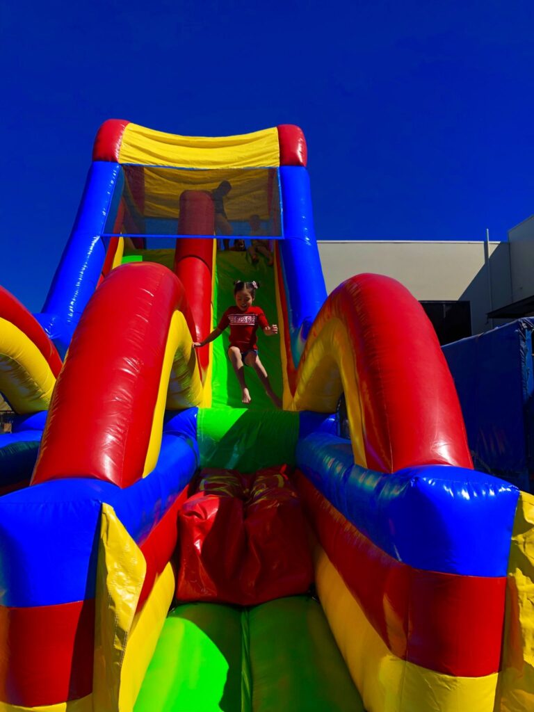 Xtreme Rock Wall Obstacle Course | Perth Bouncy Castle Hire: Your ...
