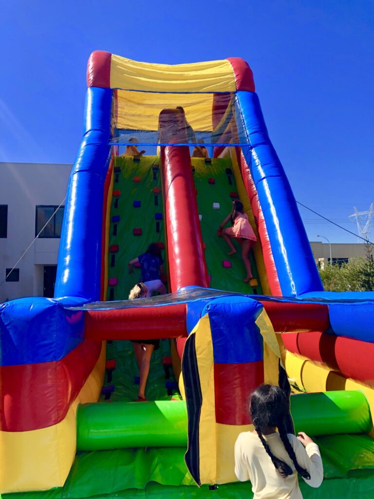 Xtreme Rock Wall Obstacle Course | Perth Bouncy Castle Hire: Your ...